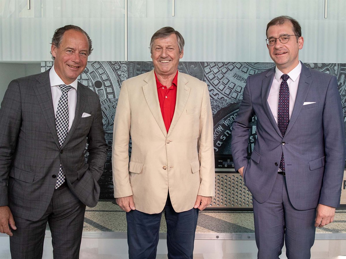 ARE: TrIIIple im Endspurt: Turm 2 vor Fertigstellung