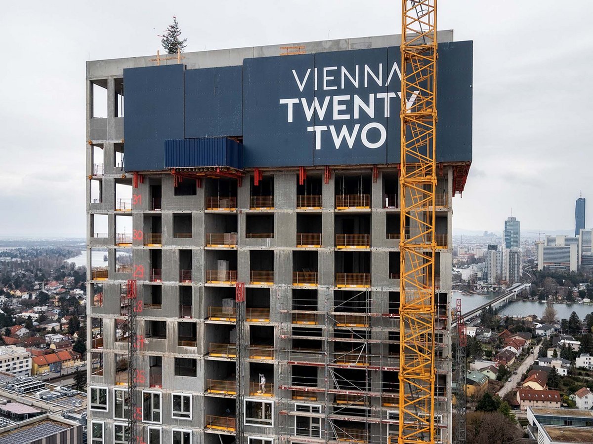 ARE Website: VIENNA TWENTYTWO erreicht Dachgleiche